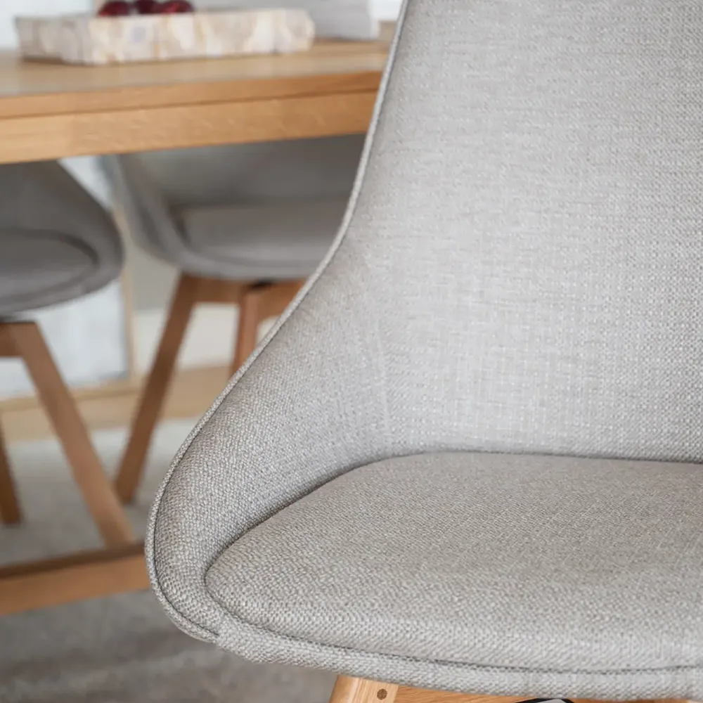 Rowico Home Alison stol beige stof/egeben | Køb fra Hulténs