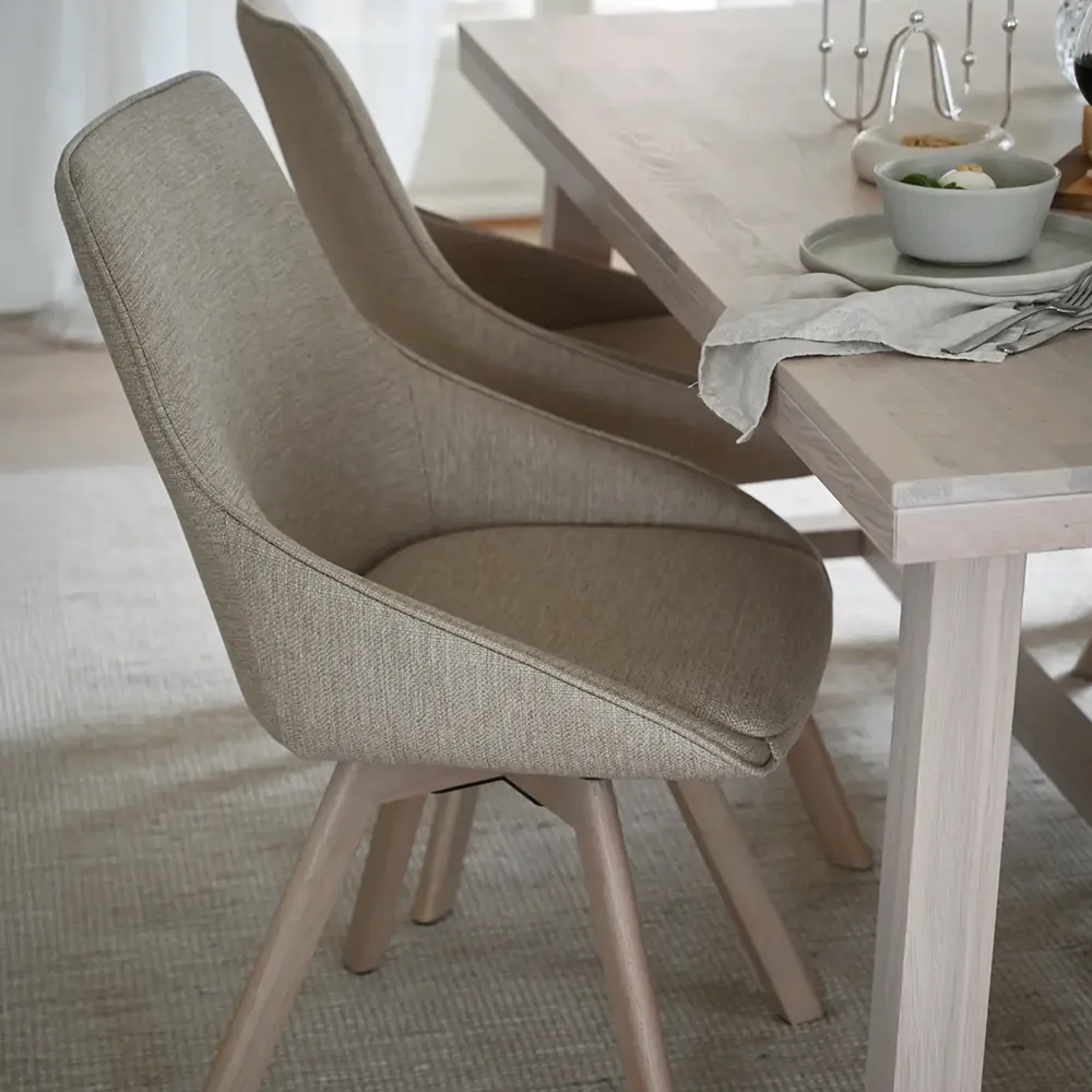 Rowico Home Alison stol lysebeige stof/hvidpigmenterede ben i eg | Køb ...